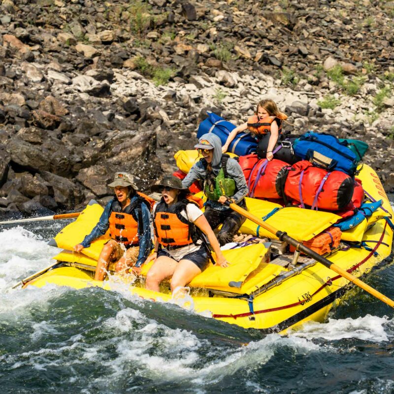 Adventure tour in Foz do Iguasu. Rafting adventure on the Iguassu river ...