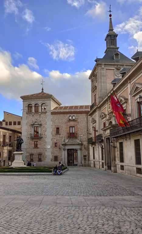 Walking tour in Madrid. Old Madrid. The Landmark Tour. Guided tour in ...