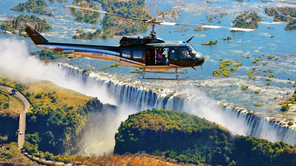 Sightseeing Nature tour in Victoria Falls. Victoria Falls : Helicopter ...